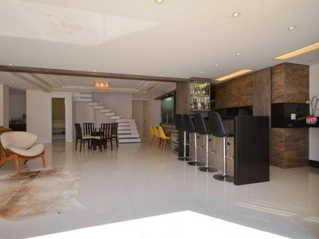 PARTAMENTO GARDEN | 3 QTOS COM SUÍTE | BACACHERI | 295M²
