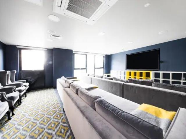 PARTLY ACCESSIBLE STUDIO