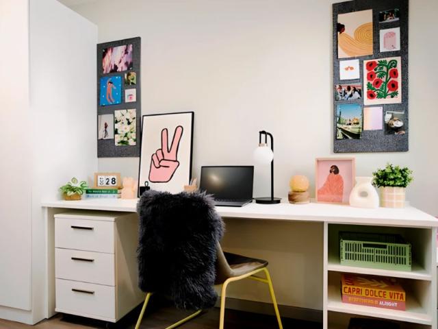 PARTLY ACCESSIBLE STUDIO