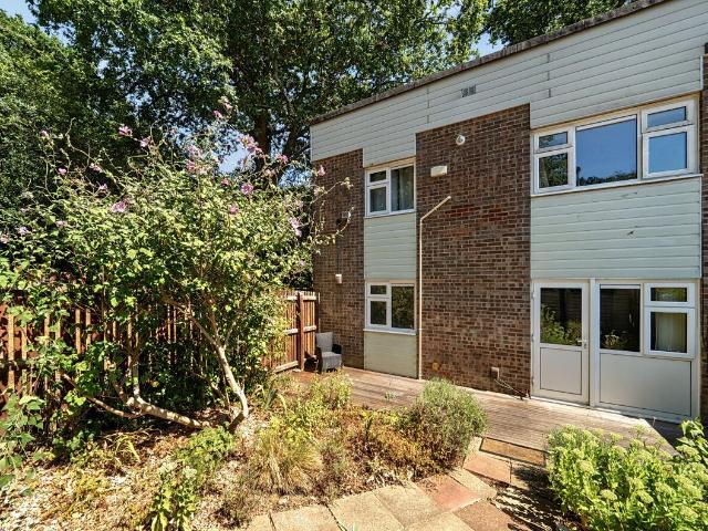 Partridge Gardens, Waterlooville, Hampshire PO8, 1 bed flat to rent, £925 pcm | PrimeLocation