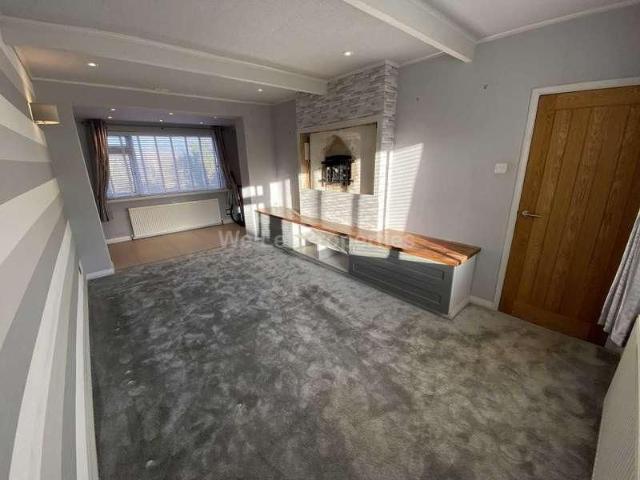 Parvet Avenue, Droylsden, M43