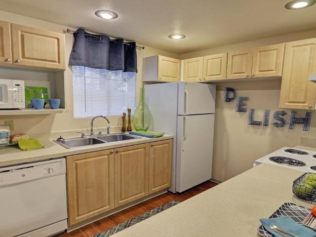 Parx at Everett 3 Bedroom Apartment for Rent at 12102 4th Ave W, Everett, WA 98204