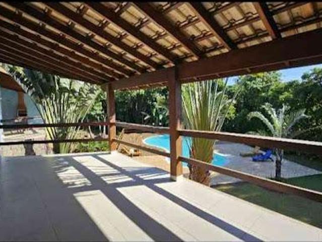 Para moradia, lazer e/ou investimento, essa casa semi isolada possui 3 suítes, com vista para a Mata