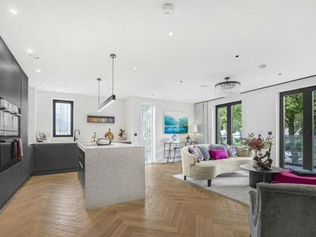 Parabola Road, The Exchange, Cheltenham, 3 Bedroom Apartment