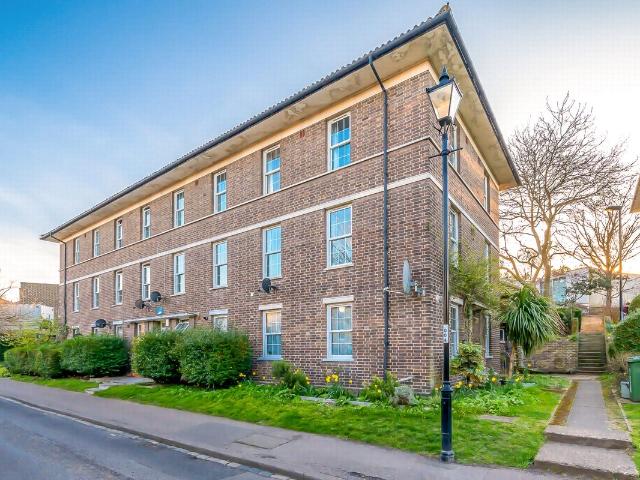Paragon Place, Blackheath SE3, 3 bed flat to rent, £2,200 pcm | PrimeLocation