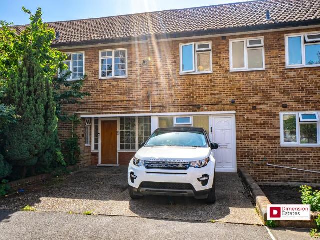 Paragon Road, Hackney Central. 4 bed terraced house to rent £4,500 pcm £1,038 pw