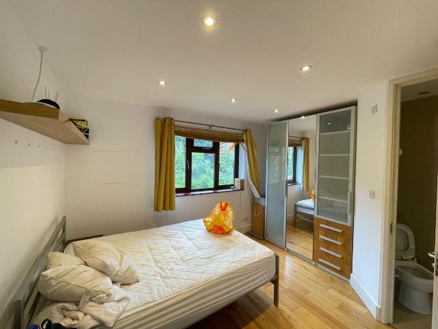 Paragon Road, London E9, 6 bed shared accommodation to rent, £1,170 pcm | PrimeLocation
