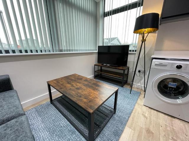Paragon 103, 48 Seymour Grove M16, 1 bed flat to rent, £1,100 pcm | PrimeLocation