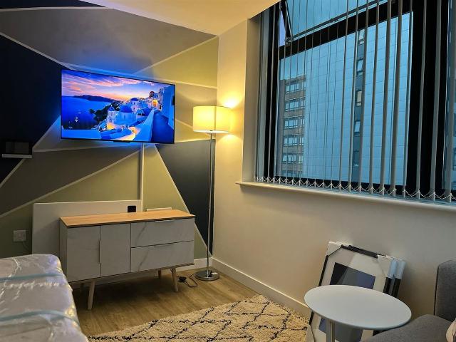 Paragon 403, 48 Seymour Grove M16, 1 bed flat to rent, £1,000 pcm | PrimeLocation
