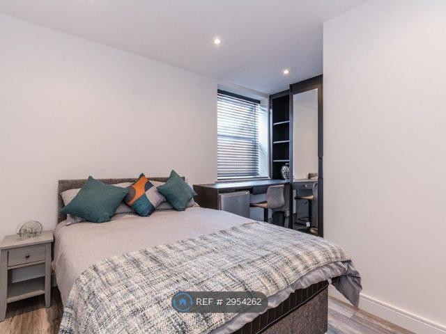 Parade Mansions, London NW4, Room to rent, £1,200 pcm | PrimeLocation