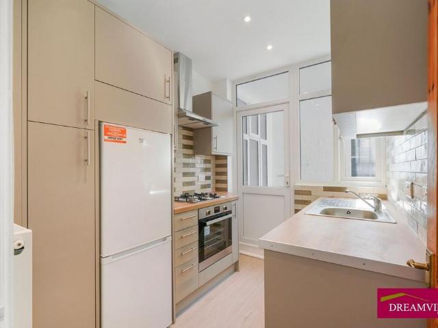 Parade Mansions, NW4 2 bed flat to rent £2,000 pcm £462 pw