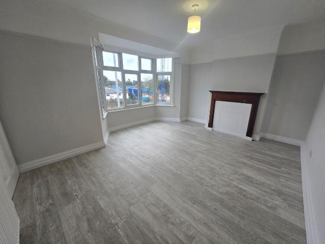 Parade Mansions, Watford Way, Hendon Central, London NW4, 2 bed flat to rent, £1,695 pcm | PrimeLocation