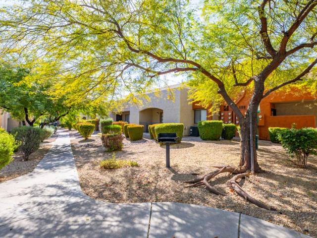 Paradise Foothills Apartment Homes 2 Bedroom Apartment for Rent at 12231 N 19th St, Phoenix, AZ 85022