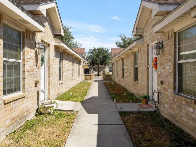 Paradise Palms 2 Bedroom Apartment for Rent at 2101 Larkspur Ave, Mcallen, TX 78501