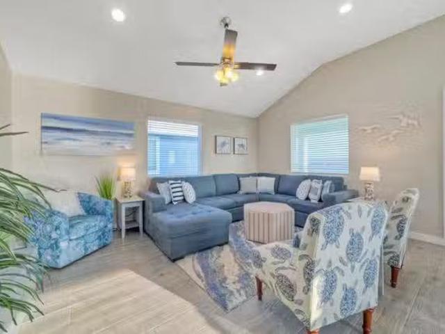 Paradise Pointe Drive