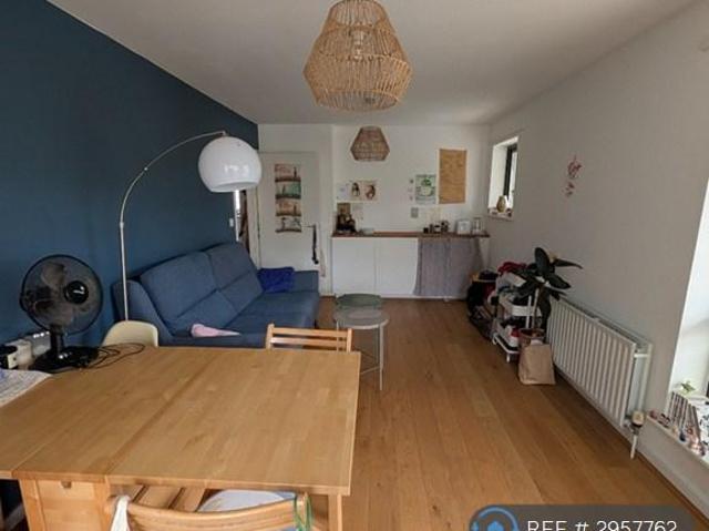 Paradise Road, London, SW4 2 bed flat to rent £2,450 pcm £565 pw