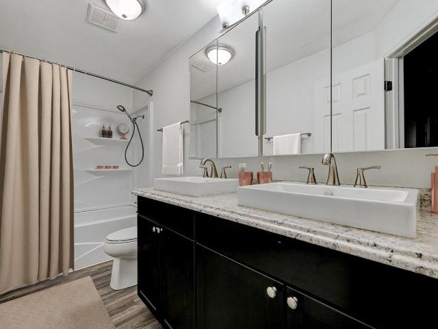 Paradise Royale 1 Bedroom Apartment for Rent at 4505 Paradise Rd, Paradise, NV 89169 The Strip