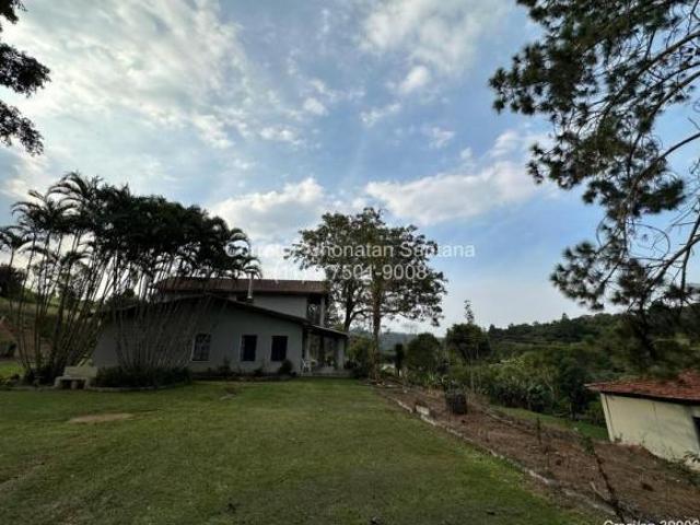 Paraíso à Venda! Sítio Maravilhoso com Lago Gigante e Casa Completa!