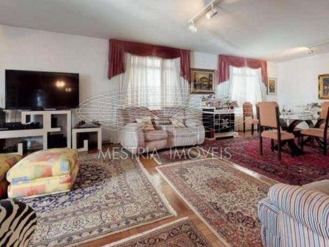 Paraíso / Apartamento amplo, com 233 m² e 2 vagas de garagem !