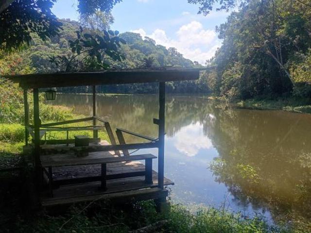 Paraíso Pé na Água a Venda na Beira da Represa, na Cidade de Juquitiba