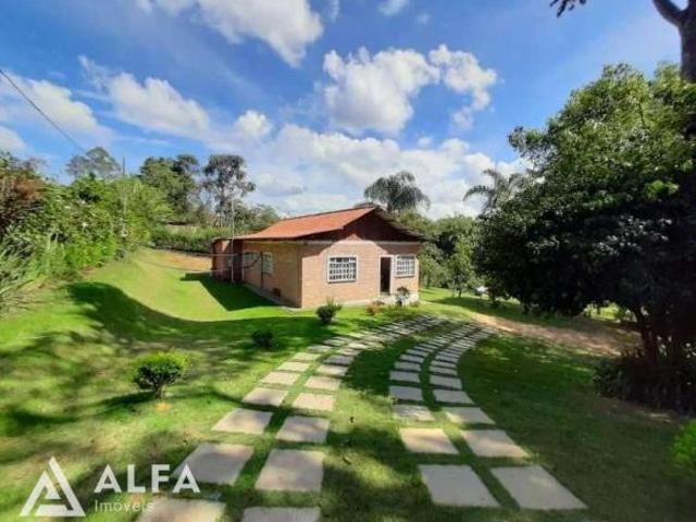 Paraíso Rural: Sítio com Lagoa, Pomar, Piscina e Casa com 3 Dormitórios