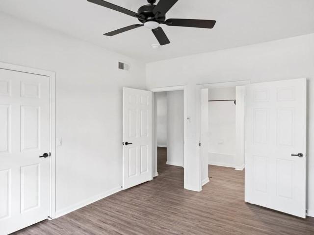 Paramount at Kingwood 1 Bedroom Apartment for Rent at 200 Kellington Dr N, Houston, TX 77339 Kingwood