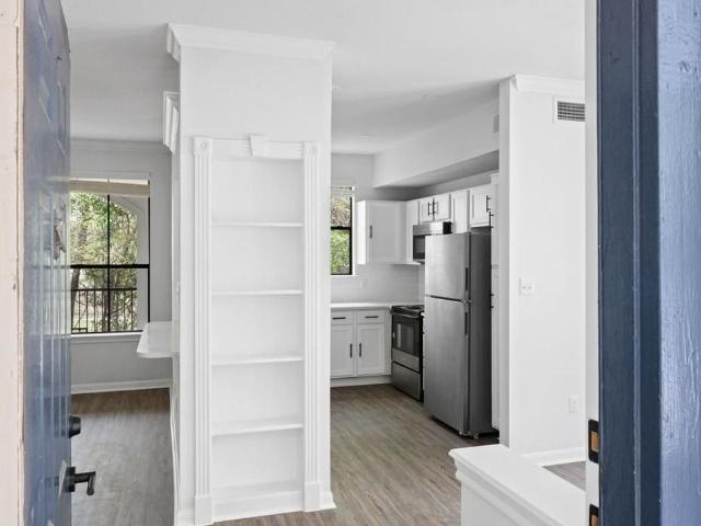 Paramount at Kingwood 1 Bedroom Apartment for Rent at 200 Kellington Dr N, Houston, TX 77339 Kingwood