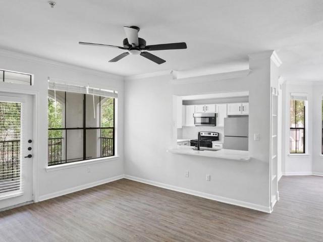 Paramount at Kingwood 2 Bedroom Apartment for Rent at 200 Kellington Dr N, Houston, TX 77339 Kingwood