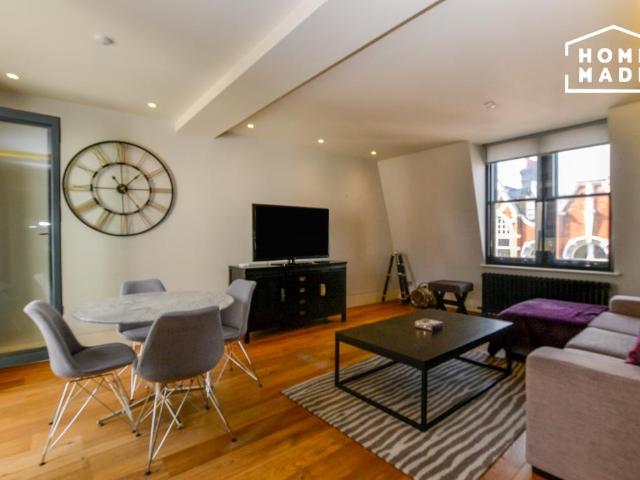 Paramount House, Wardour Street. 2 bed flat to rent £4,750 pcm £1,096 pw