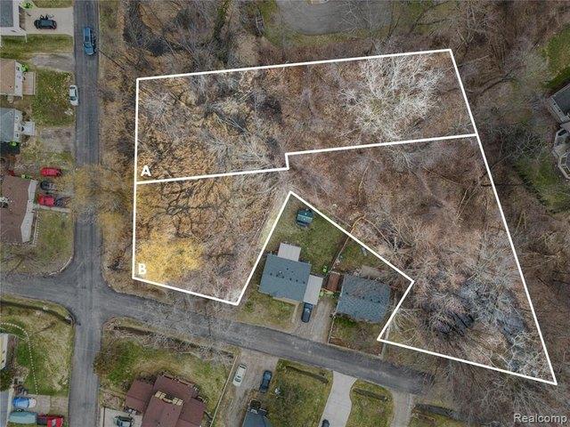 Paramount, Novi, MI 48375