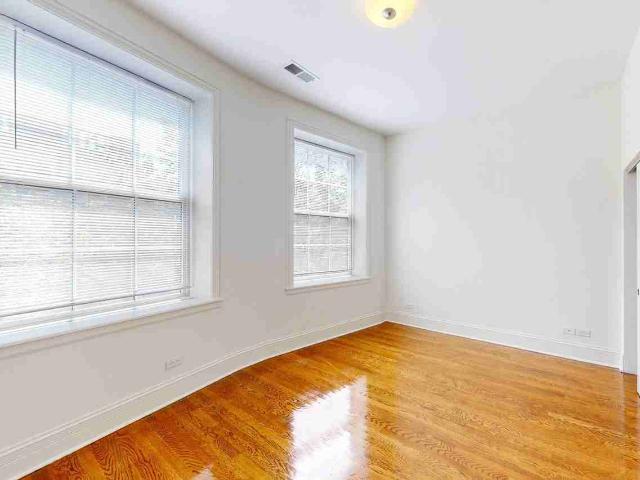Paramour 2 Bedroom Apartment for Rent at 4850 S Drexel Blvd, Chicago, IL 60615 Kenwood