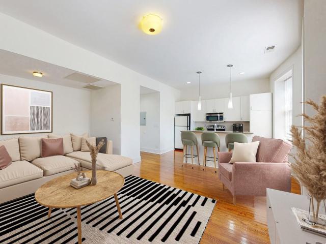 Paramour 2 Bedroom Apartment for Rent at 4850 S Drexel Blvd, Chicago, IL 60615 Kenwood
