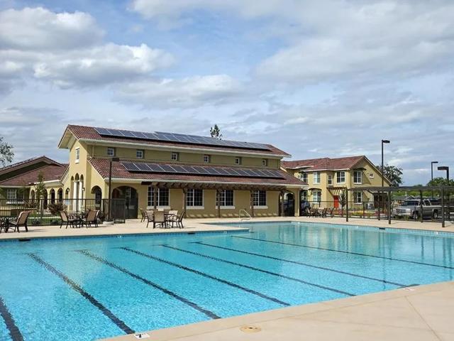 Parc Grove Commons 3 Bedroom Apartment for Rent at 2674 E Clinton Ave, Fresno, CA 93703 McLane