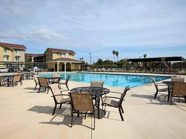 Parc Grove Commons 3 Bedroom Apartment for Rent at 2674 E Clinton Ave, Fresno, CA 93703 McLane
