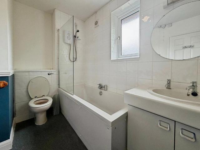 Parc Y Nant, Nantgarw