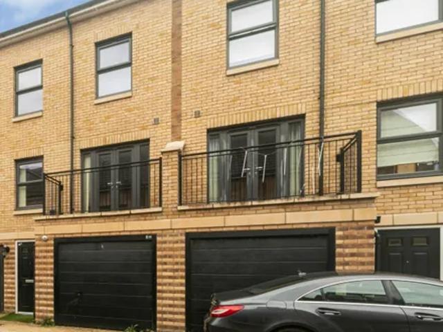 Parchment Close, London, CR4 4FN, United Kingdom | 3 bed townhouse for rent #167587867 | Rentberry