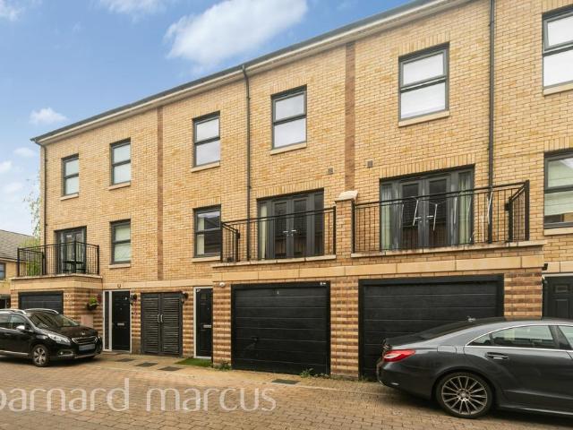 Parchment Close, MITCHAM 3 bed semi detached house to rent £2,900 pcm £669 pw