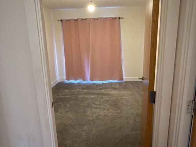 Parchment Close, Mitcham CR4 1 bed in a flat share to rent £1,050 pcm £242 pw