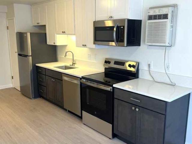 Pardee Duplex A & B 1 Bedroom Apartment for Rent at 6910 Se Pardee St, Portland, OR 97206 Foster Powell