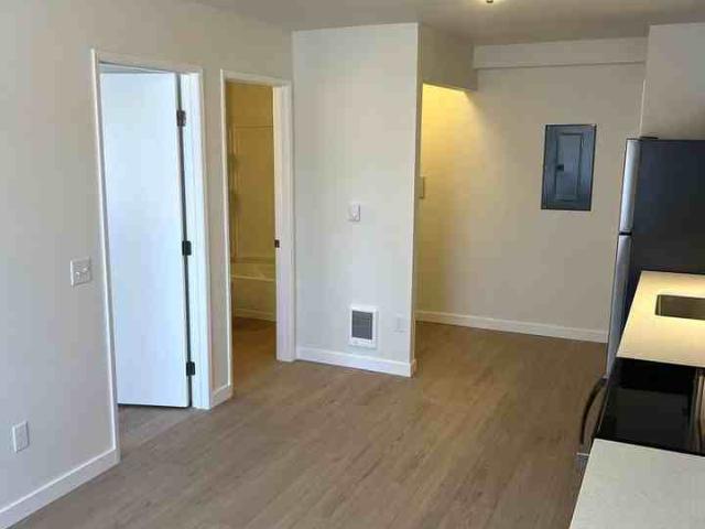 Pardee Duplex A & B 3 Bedroom Apartment for Rent at 6910 Se Pardee St, Portland, OR 97206 Foster Powell