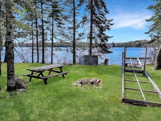 Pardee Lake Ln E, Winchester, WI 54557