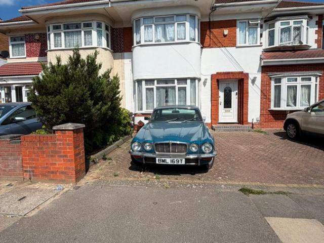 Parham Drive, Ilford IG2, 1 bed flat to rent, £1,625 pcm | PrimeLocation