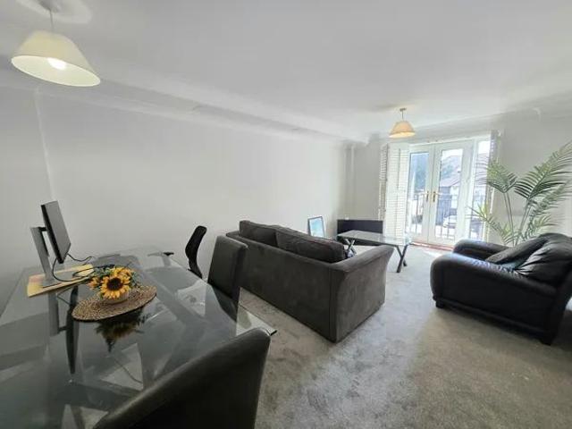 Parham House 2 bedroom flat to rent