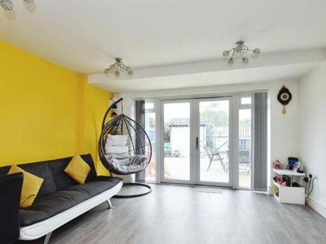 Paris Court, Hanley, 4 Bedroom End