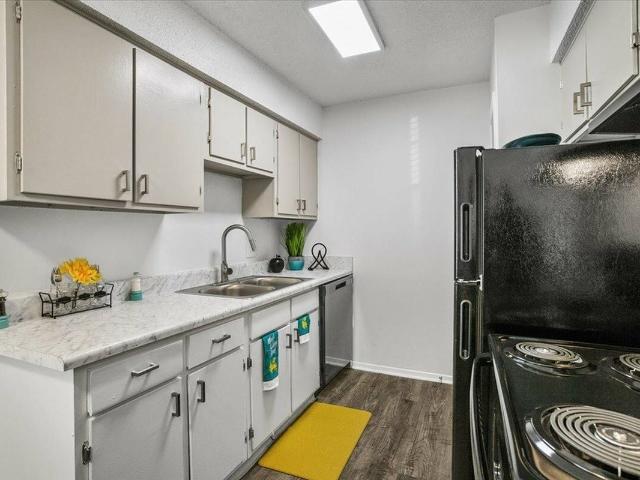 Paris Park 2 Bedroom Apartment for Rent at 357 Hillandale Rd, Greenville, SC 29609