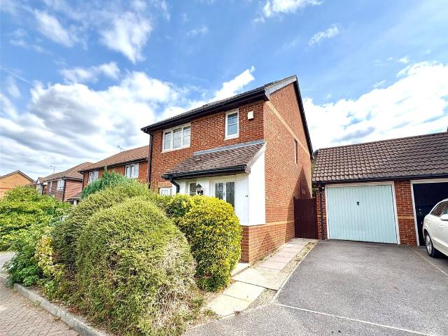 Parish Close, Ash, Aldershot, Surrey GU12, 4 bed detached house to rent, £2,250 pcm | PrimeLocation