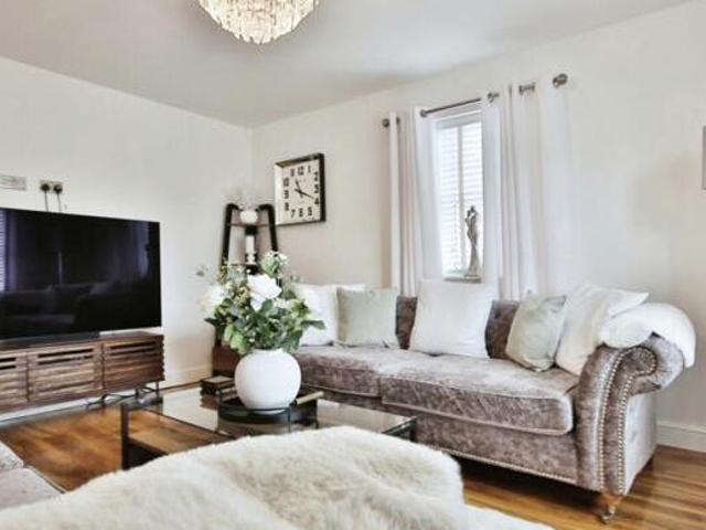 Parish Mews, Kingswood, 3 Bedroom Detached
