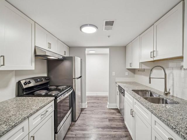 Park On Valley 2 Bedroom Apartment for Rent at 741 Barcelona Ct, Birmingham, AL 35209 Glen Iris