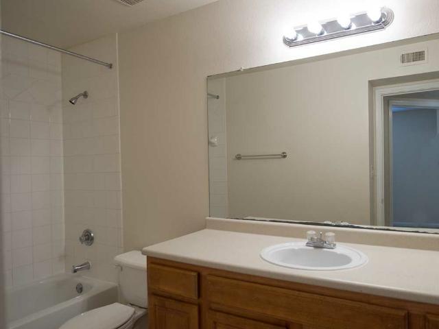 Park at North Vista 1 Bedroom Apartment for Rent at 311 N Vista Dr, Houston, TX 77073