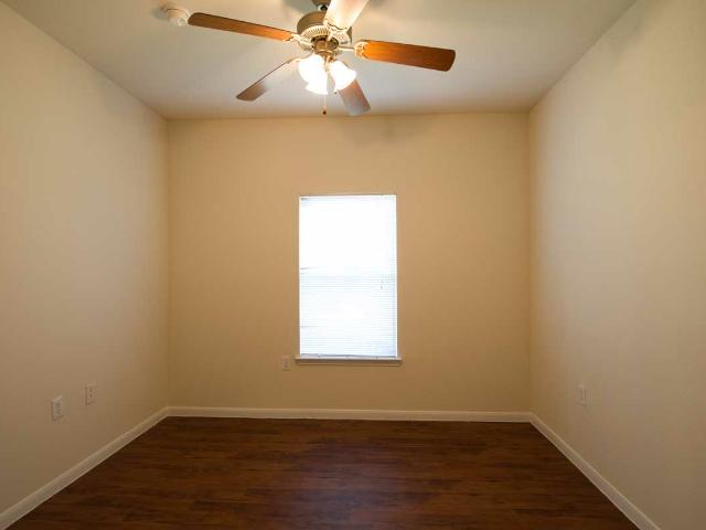 Park at North Vista 2 Bedroom Apartment for Rent at 311 N Vista Dr, Houston, TX 77073